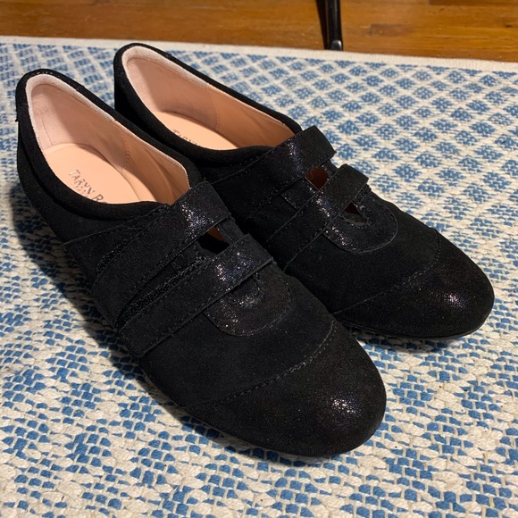 Taryn Rose | Shoes | Price Drop Taryn Rose Pople Slipon Shoes Sz 95 ...